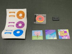 【ガチャガチャレビュー】本当に録音再生！レトロminiCDプレイヤーマスコット | ガチャガチャしているブログ